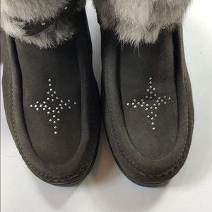 MUKS | Shoes | Muks Mukluks Grey Fur Wedge Boots | Poshmark